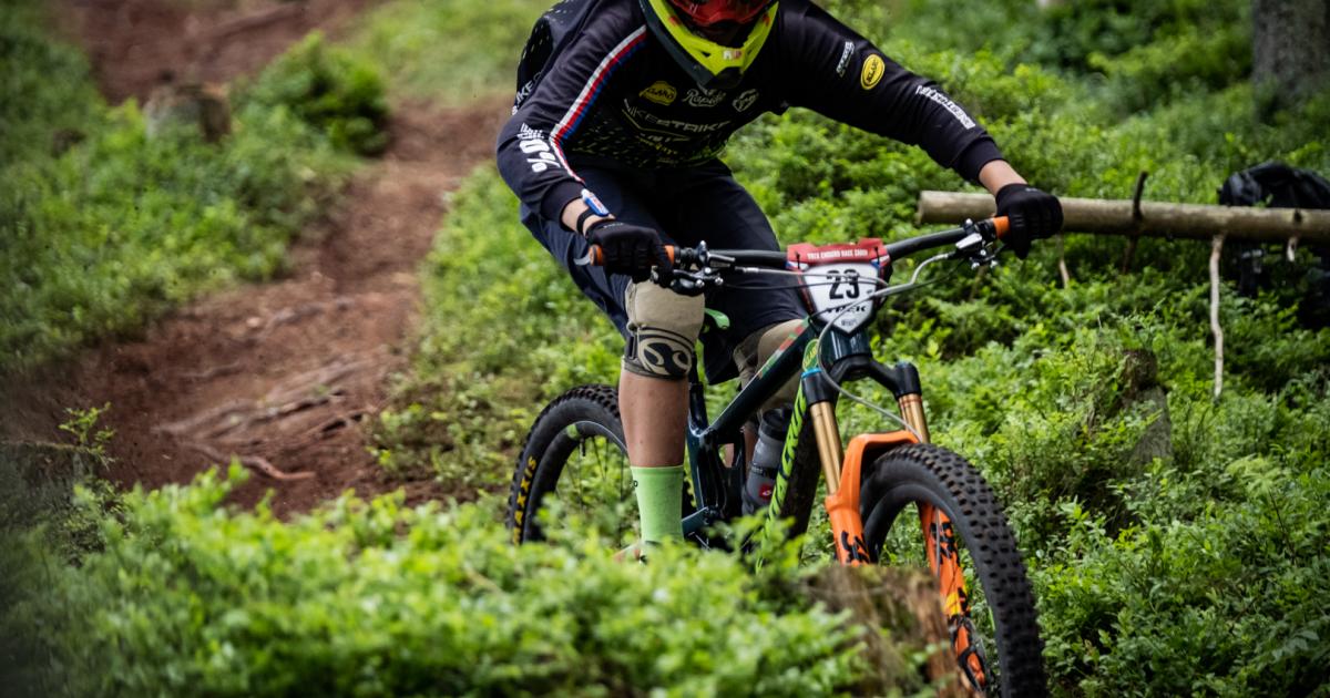 Trek Enduro Race Zadov 2021 - parkování | Blog | Česká Enduro Serie